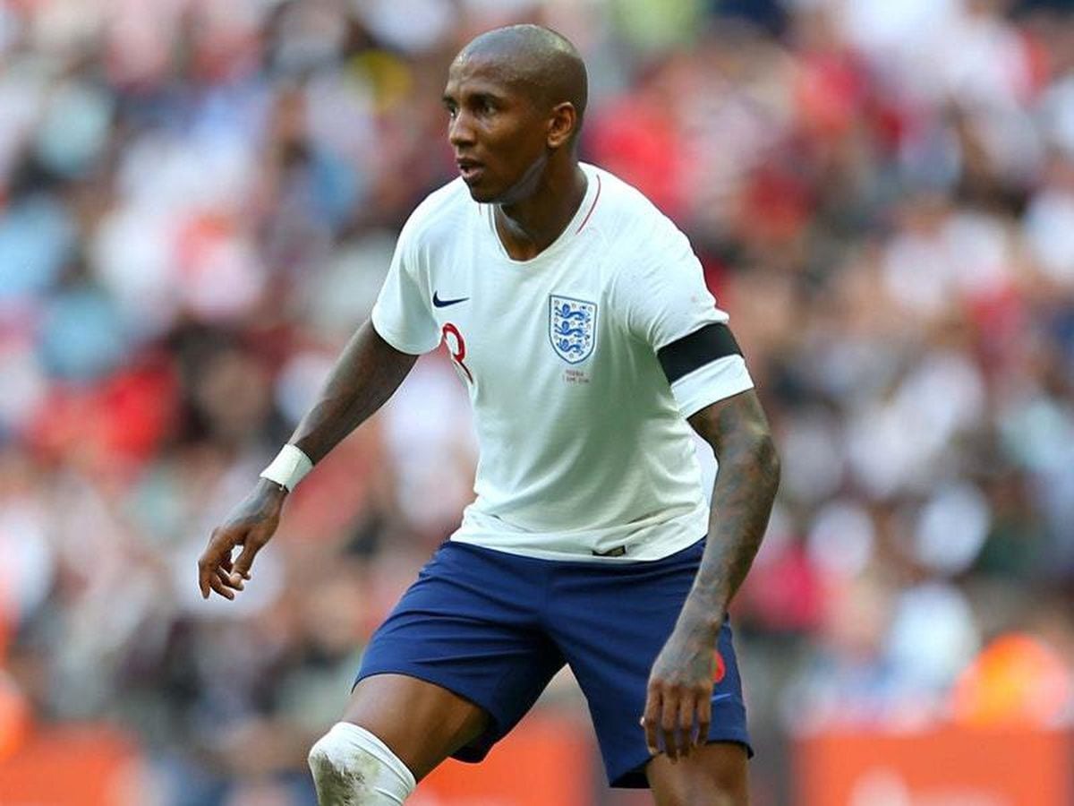 Tiểu Sử Cầu Thủ Ashley Young - Cầu Thủ Bóng Đá Nổi Tiếng Người Anh